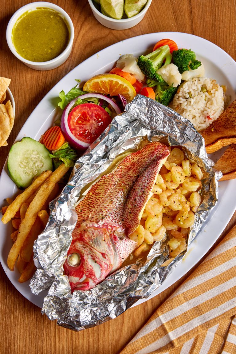 Pescado Entero Relleno de Camaron – Villa del Mar Restaurant